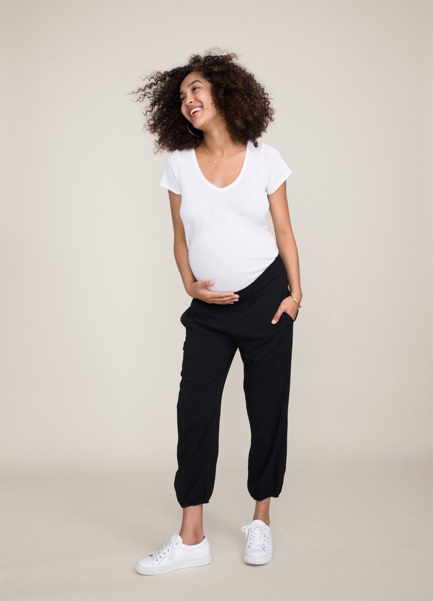 Fitted Vee - Maternity Short Sleeve V-Neck | HATCH Collection